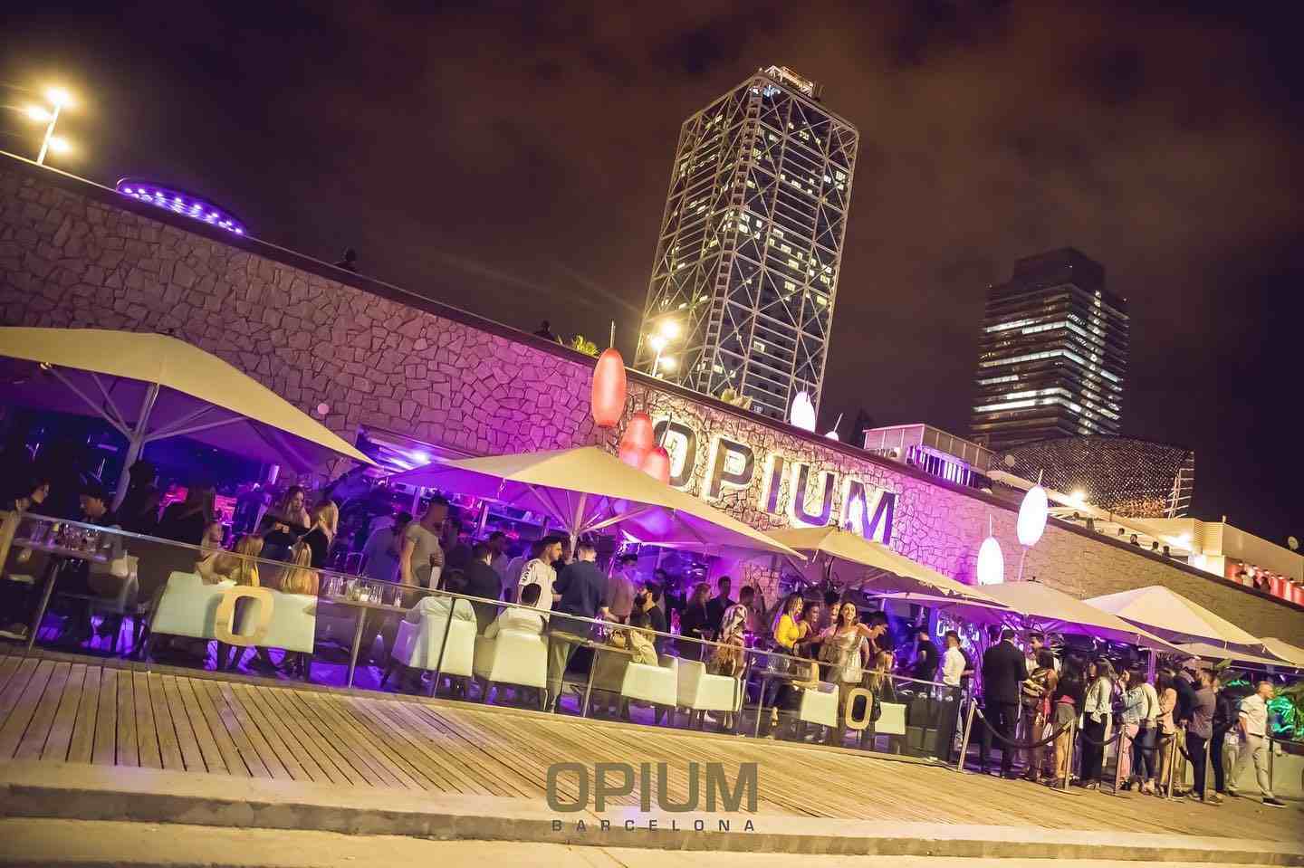 OPIUM Barcelona metro